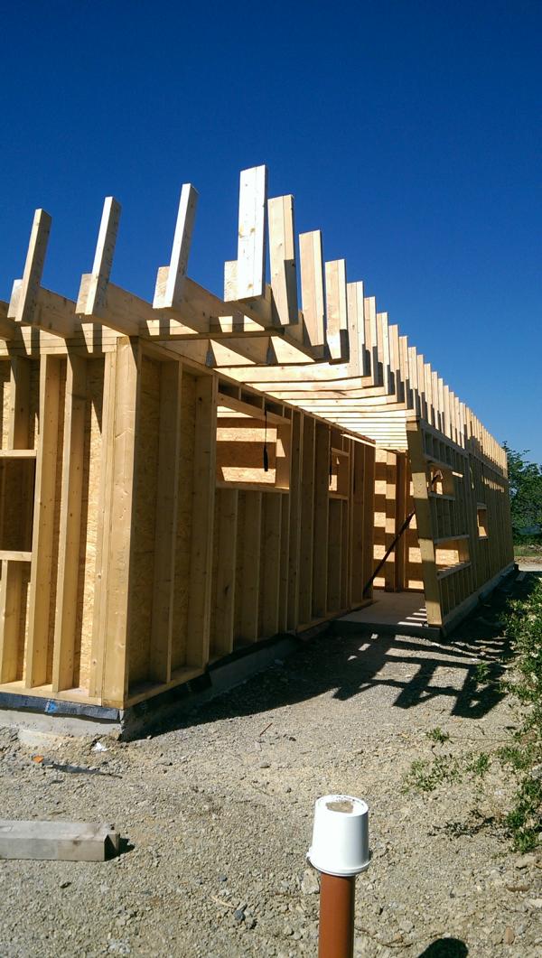 Ein Flachbau nimmt Gestalt an – wukowojac architekten